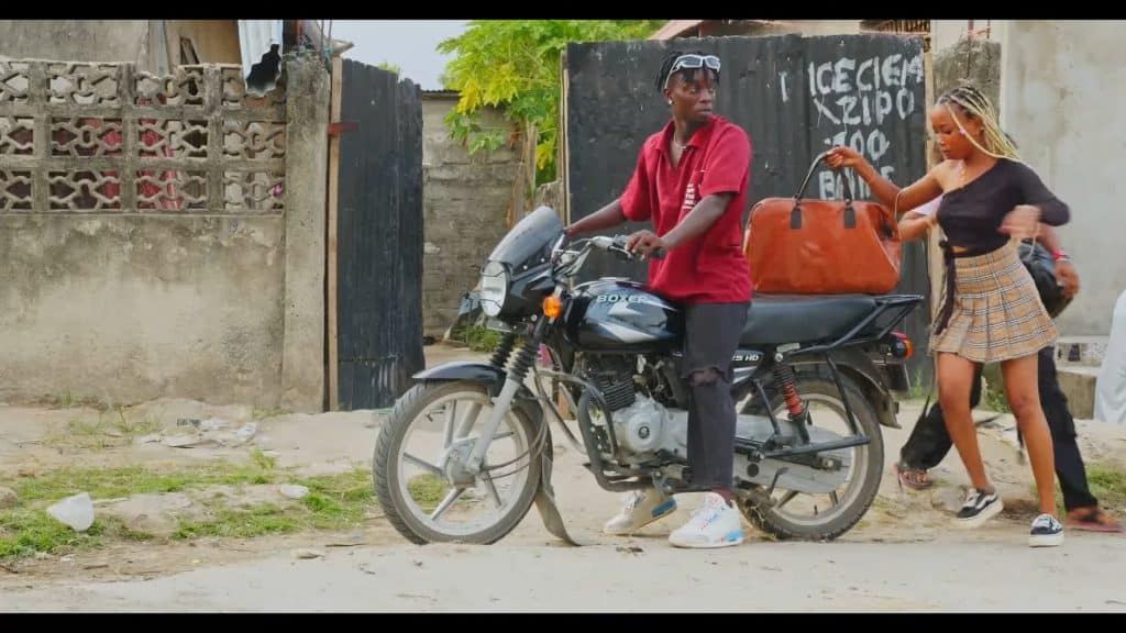 VIDEO | Mdogo sajent Ft. Paten - kisa Salio - DJ Mwanga